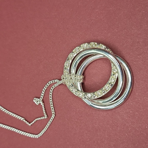Avon | Jewelry | Triple Circles | Poshmark